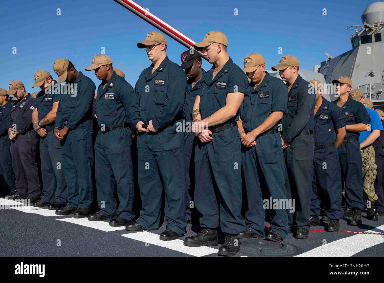 221207-N-SN516-4018 PACIFIC OCEAN (Dec. 07, 2022) U.S. Navy Sailors ...