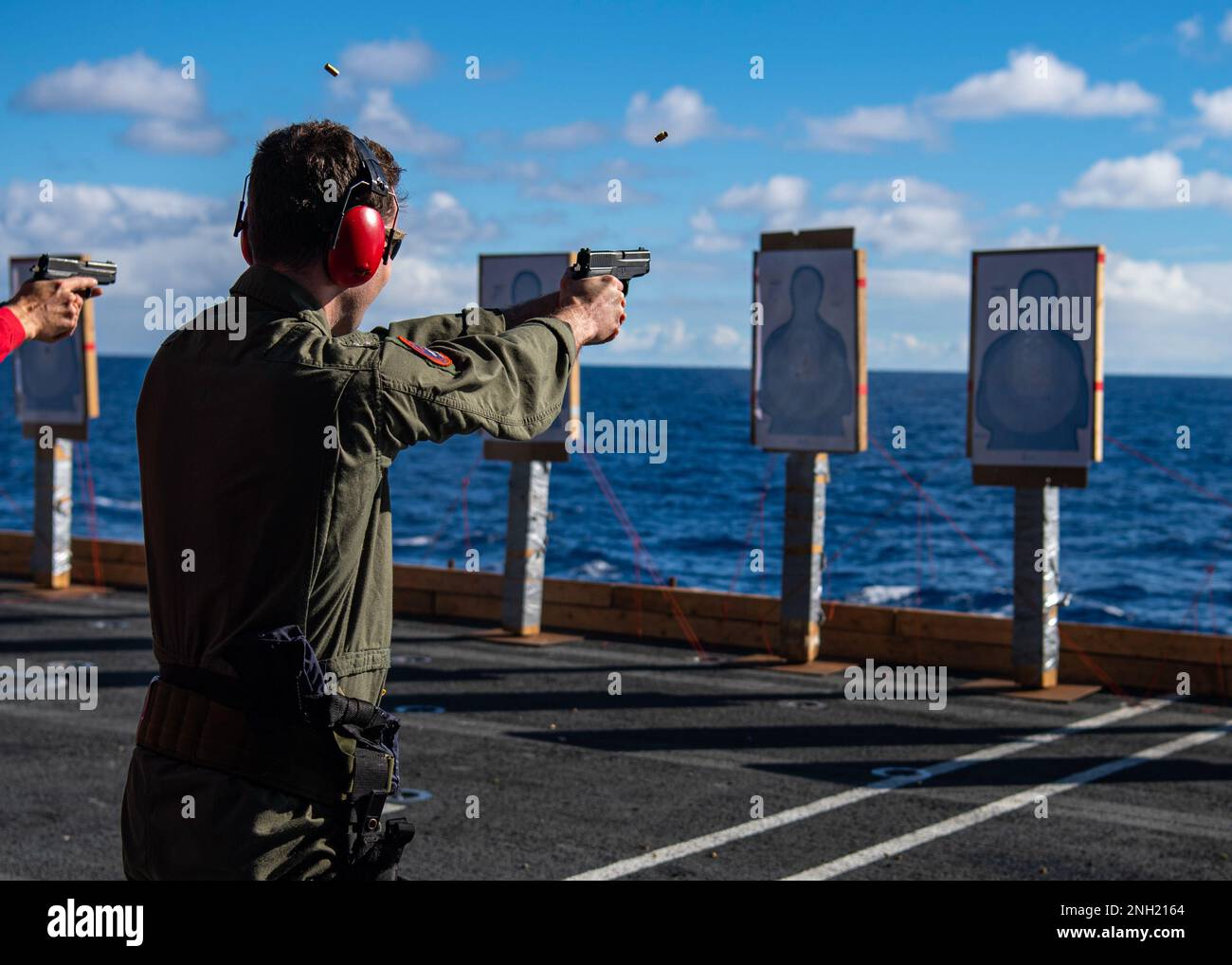 221207-N-MH015-1095 PACIFIC OCEAN (Dec. 07, 2022) U.S. Navy Lt. Ted ...