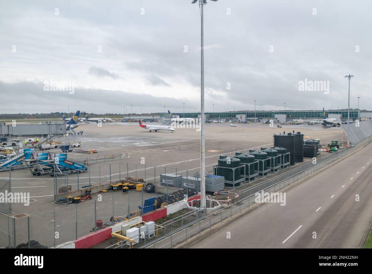 Stansted airport architecture hi-res stock photography and images - Alamy