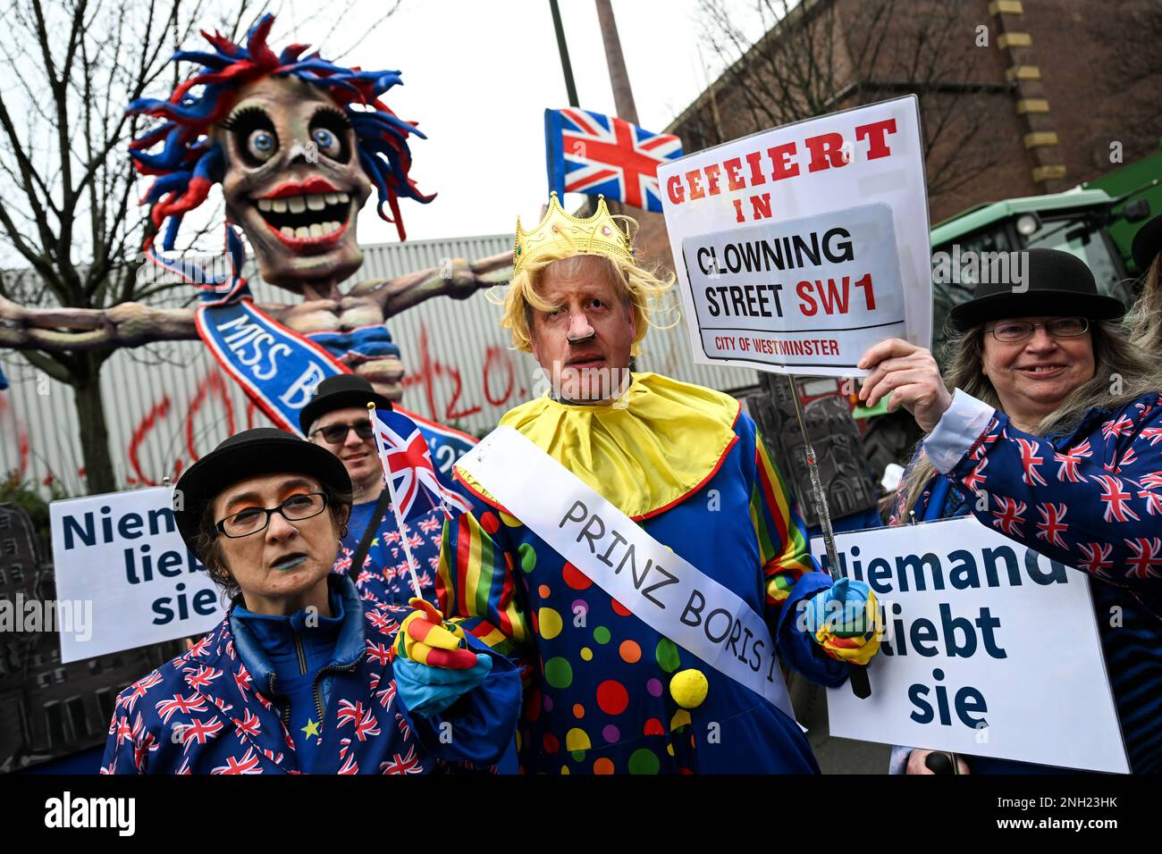 Prime minister boris johnson arts hi-res stock photography and images ...