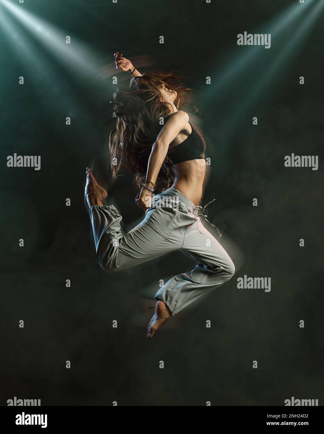 Professional female dancer hi-res stock photography and images - Alamy
