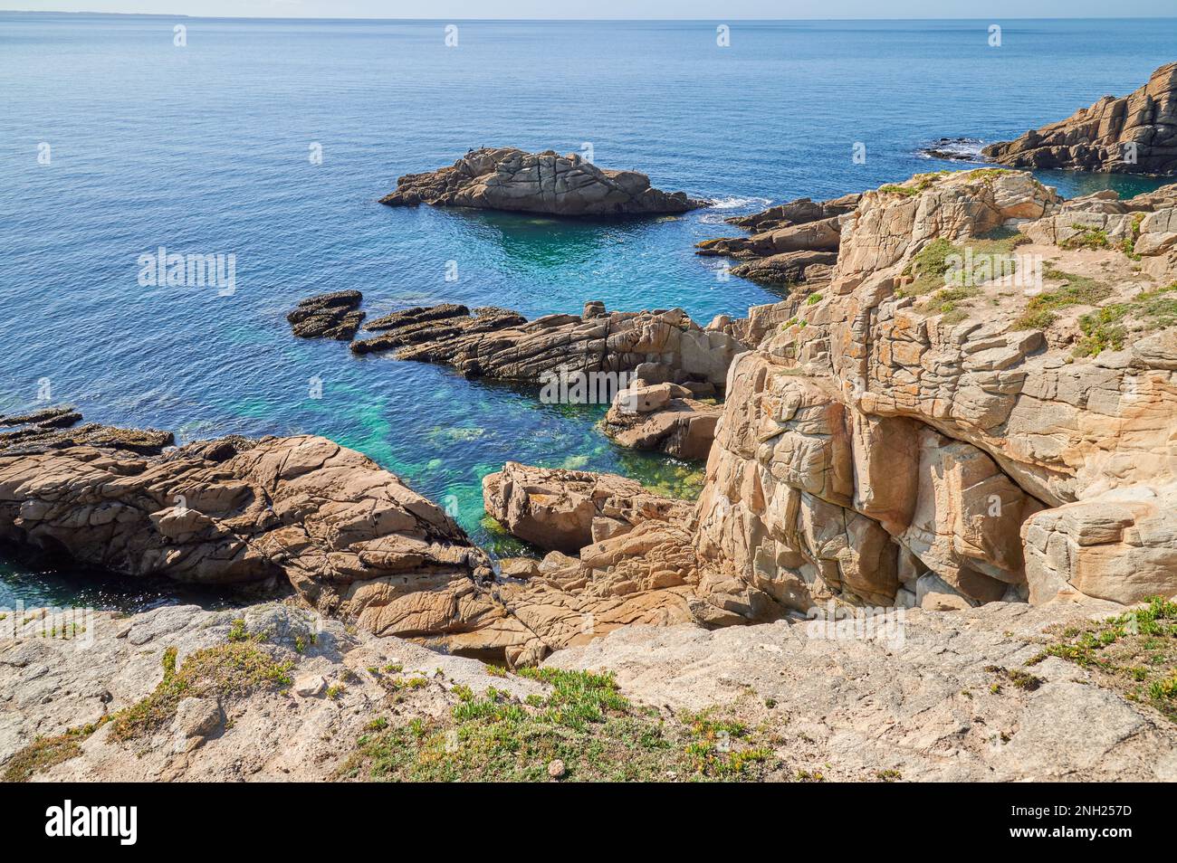 Sun drenched rock hi-res stock photography and images - Alamy