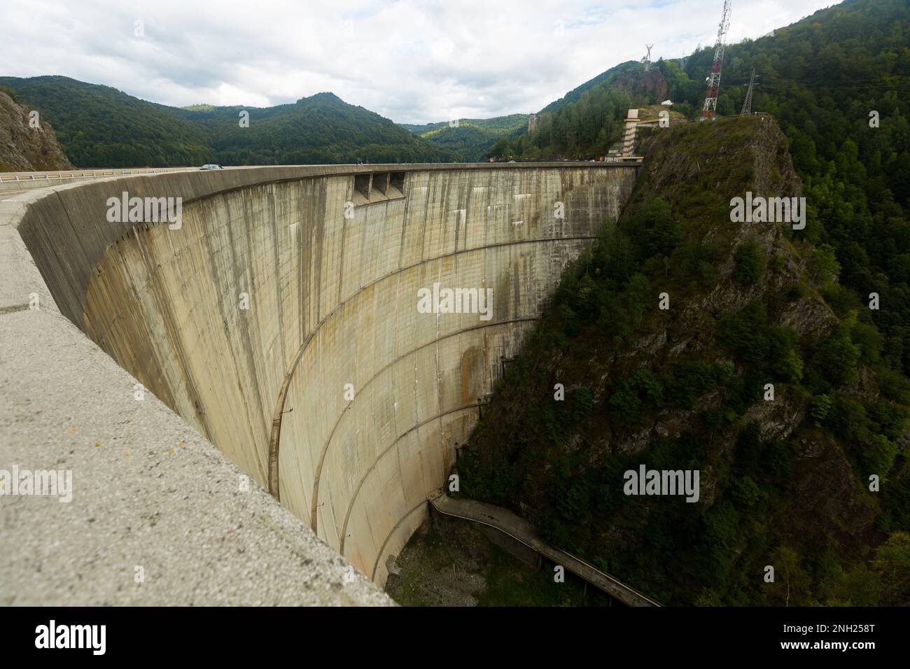 Tunnel lake vidraru dam hi-res stock photography and images - Alamy