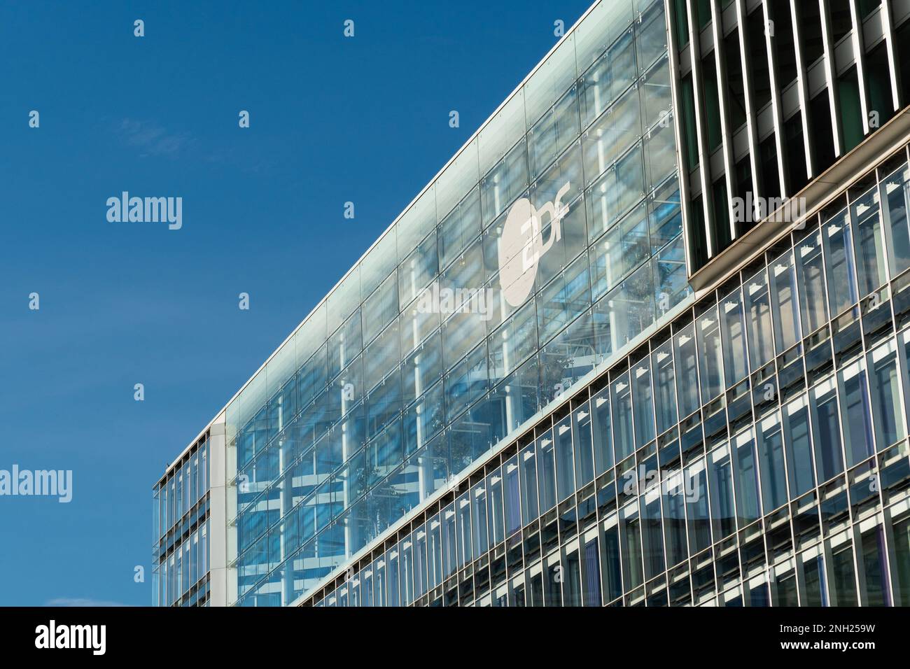 Deutsches fernsehen logo hi-res stock photography and images - Alamy