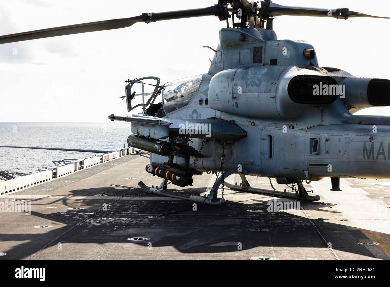 A U.S. Marine Corps AH-1Z Viper with Marine Light Attack Helicopter ...