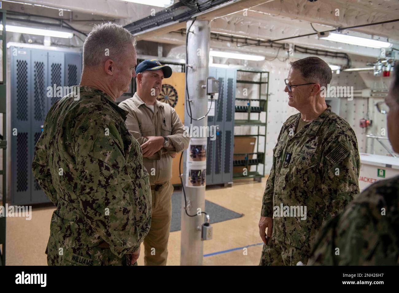 Civilian mariner hi-res stock photography and images - Alamy