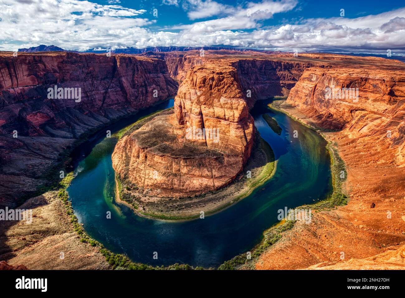 The Horseshoe Bend incised meander of the Colorado River located near ...