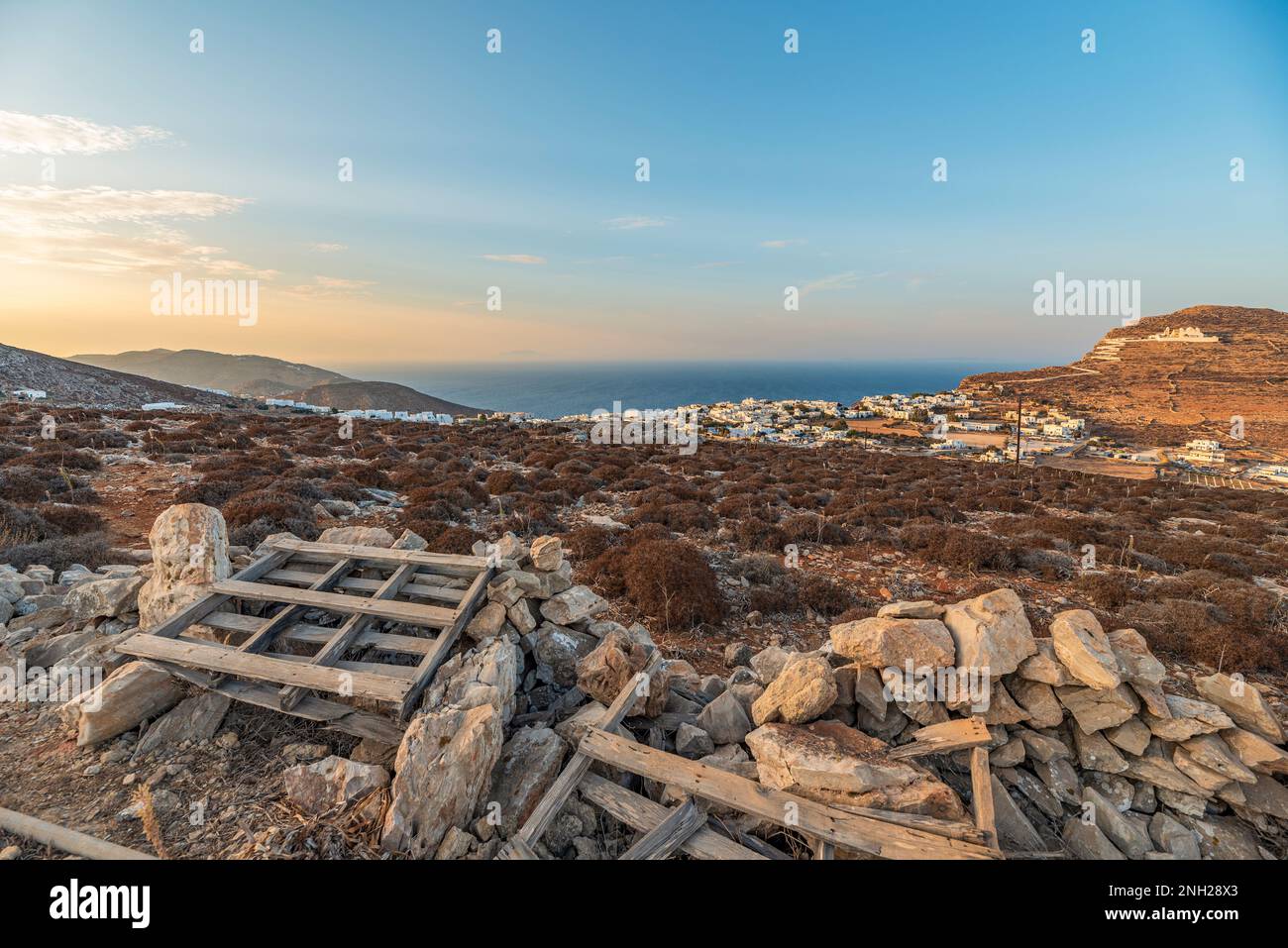 Dry stone walls cyclades islands hi-res stock photography and images ...