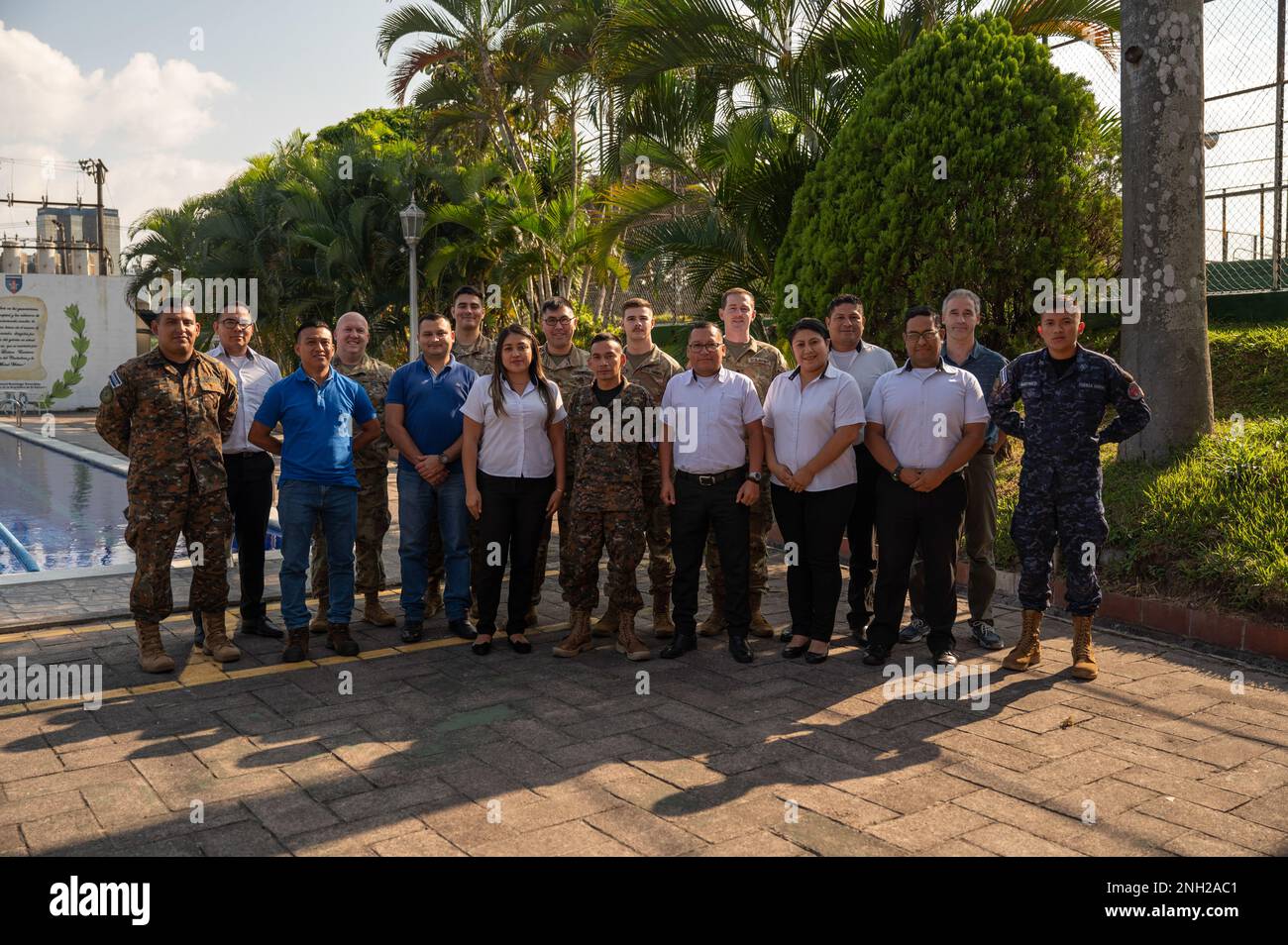 New Hampshire National Guardsmen and the Salvadoran cybersecurity team ...