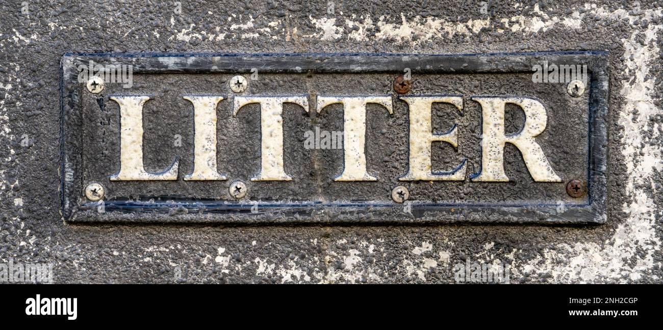 Old litter sign Stock Photo - Alamy