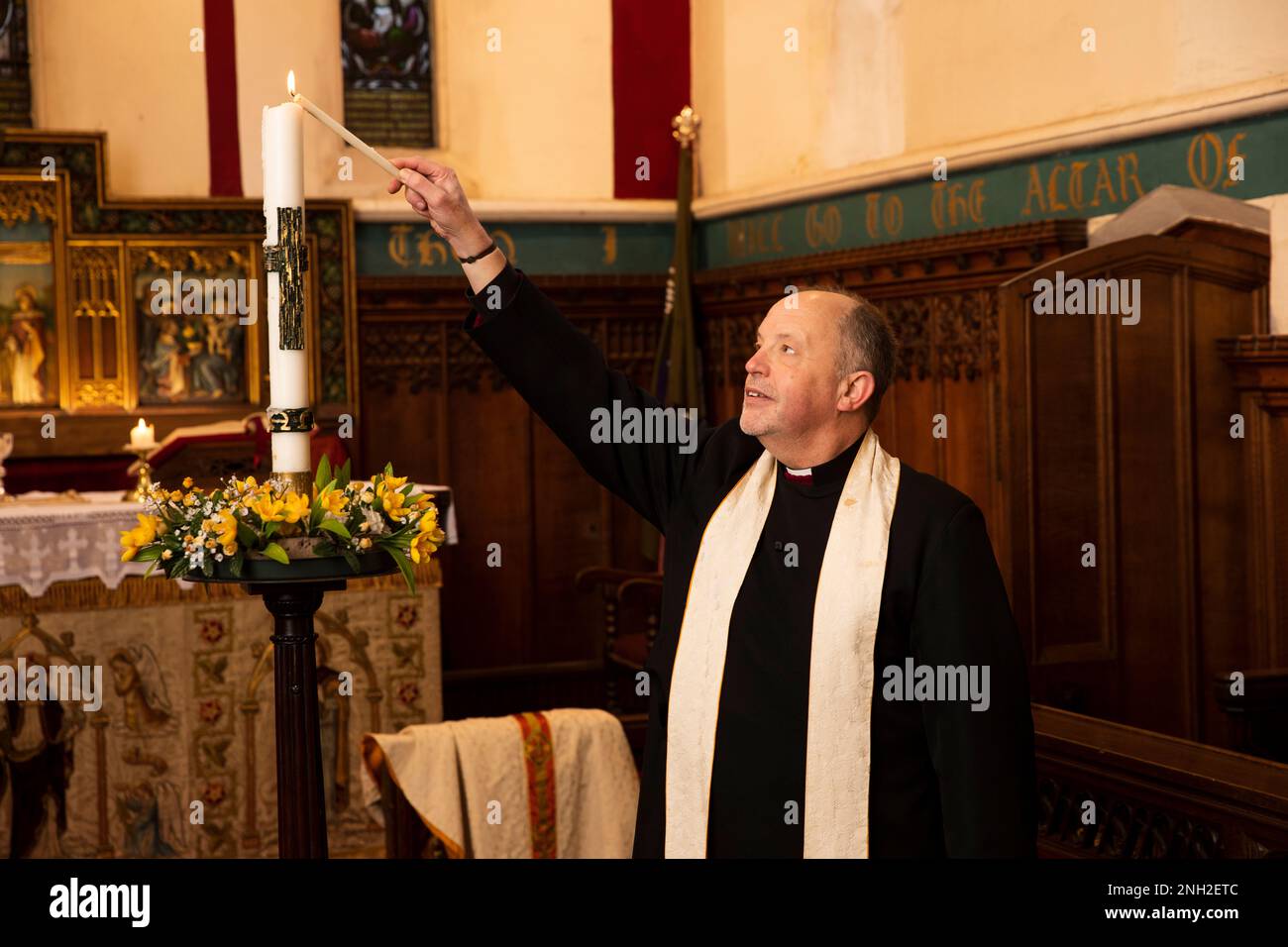 Gay vicar hi-res stock photography and images - Alamy