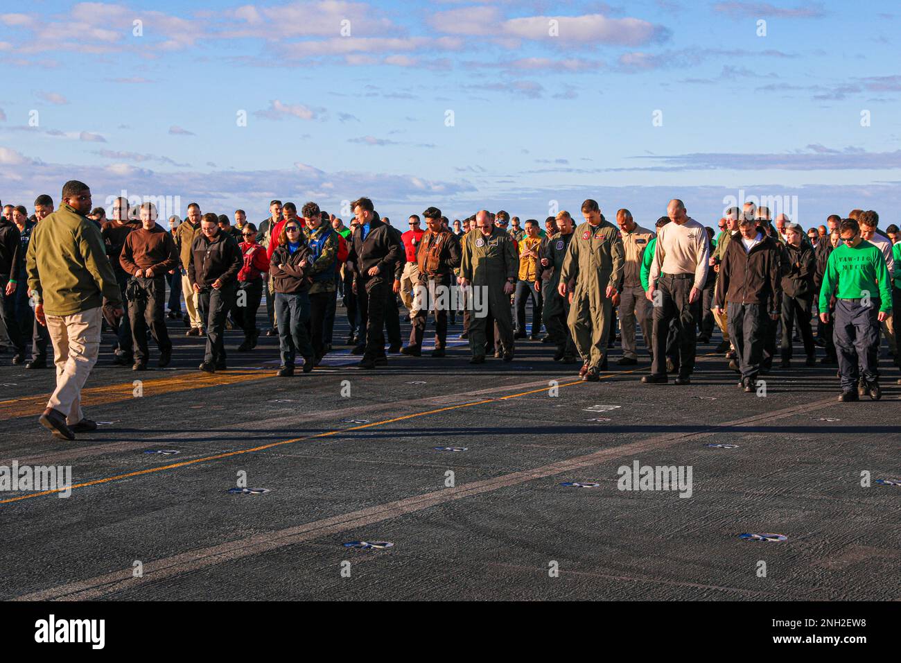 221208-N-PA221-1224 PACIFIC OCEAN (Dec. 8, 2022) U.S. Navy Sailors ...