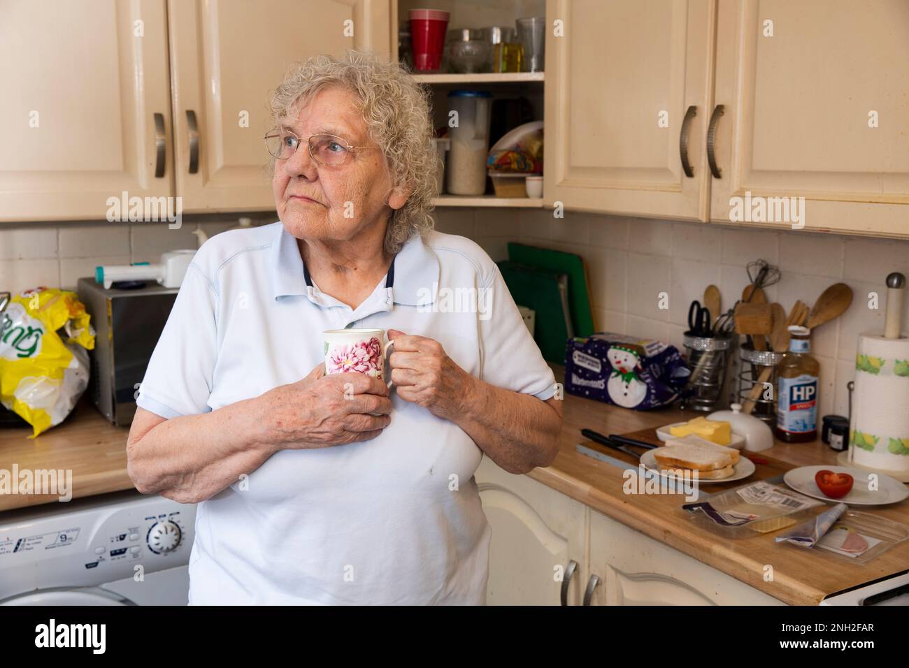 Older women having tea hi-res stock photography and images - Alamy