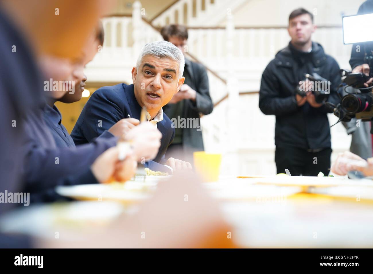 Mayor of London Sadiq Khan visits his old school, Fircroft Primary ...