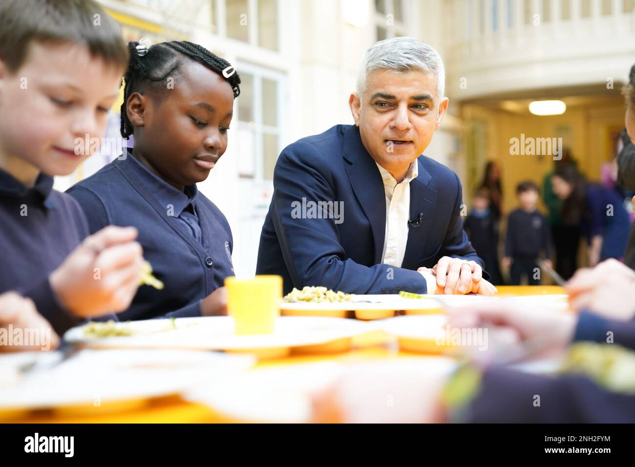 Mayor of London Sadiq Khan visits his old school, Fircroft Primary ...