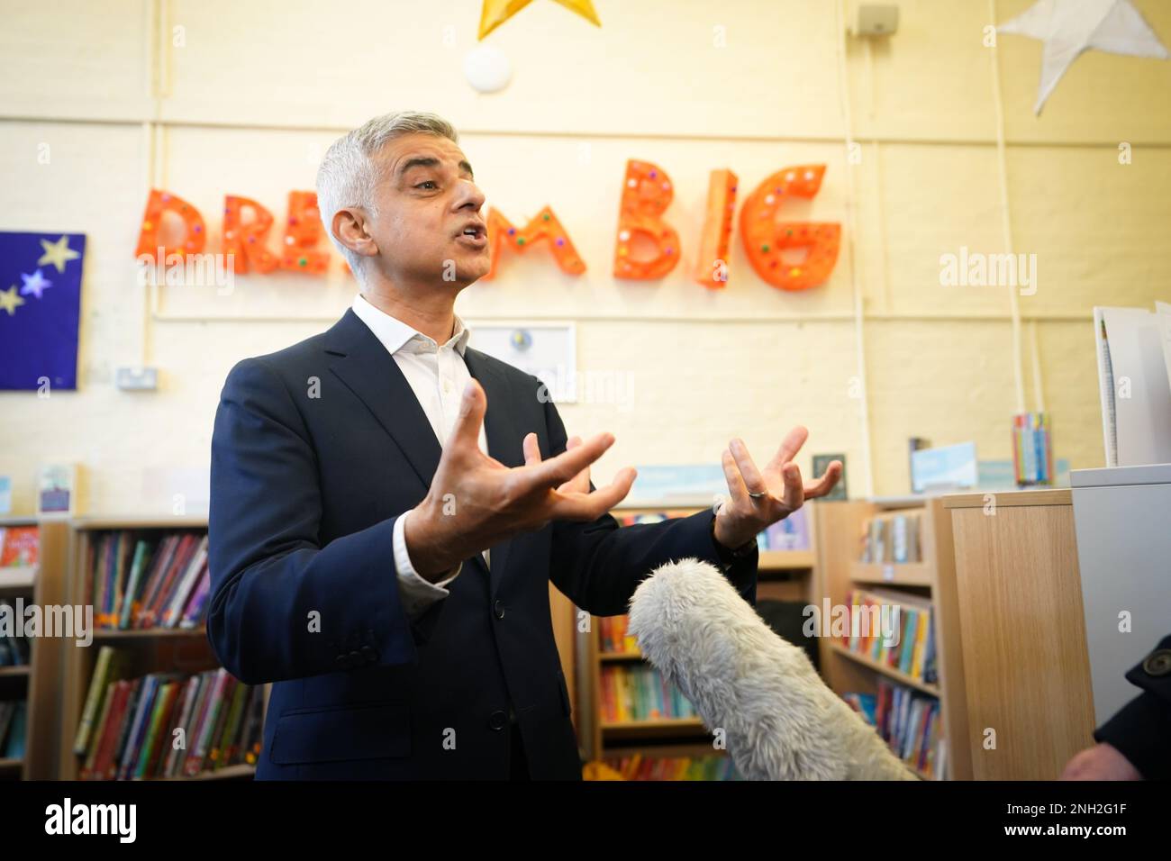 Mayor of London Sadiq Khan visits his old school, Fircroft Primary ...