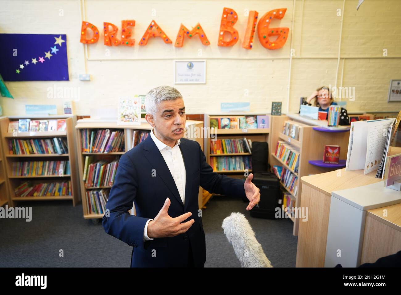 Mayor of London Sadiq Khan visits his old school, Fircroft Primary ...