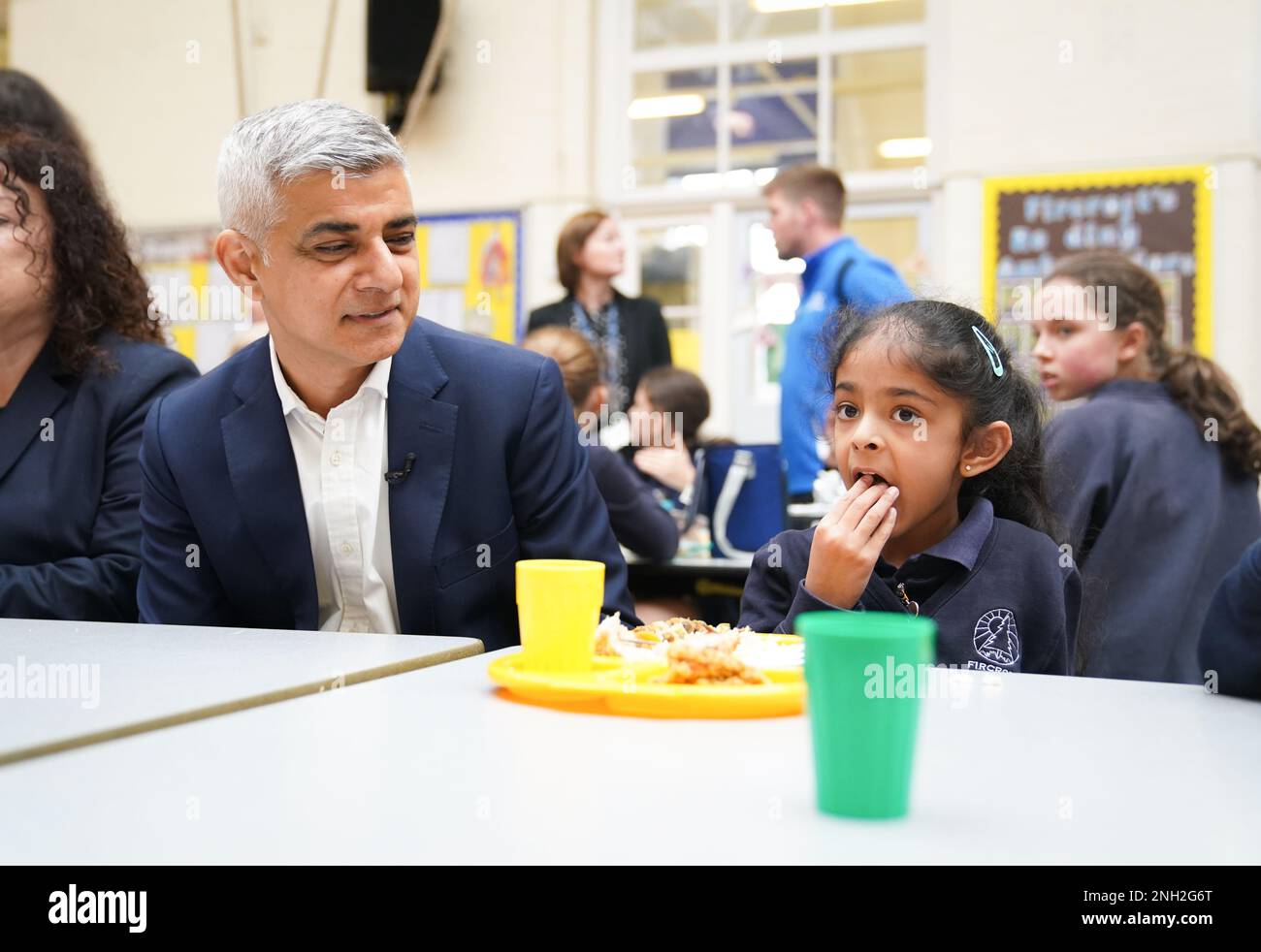 Mayor of London Sadiq Khan visits his old school, Fircroft Primary ...