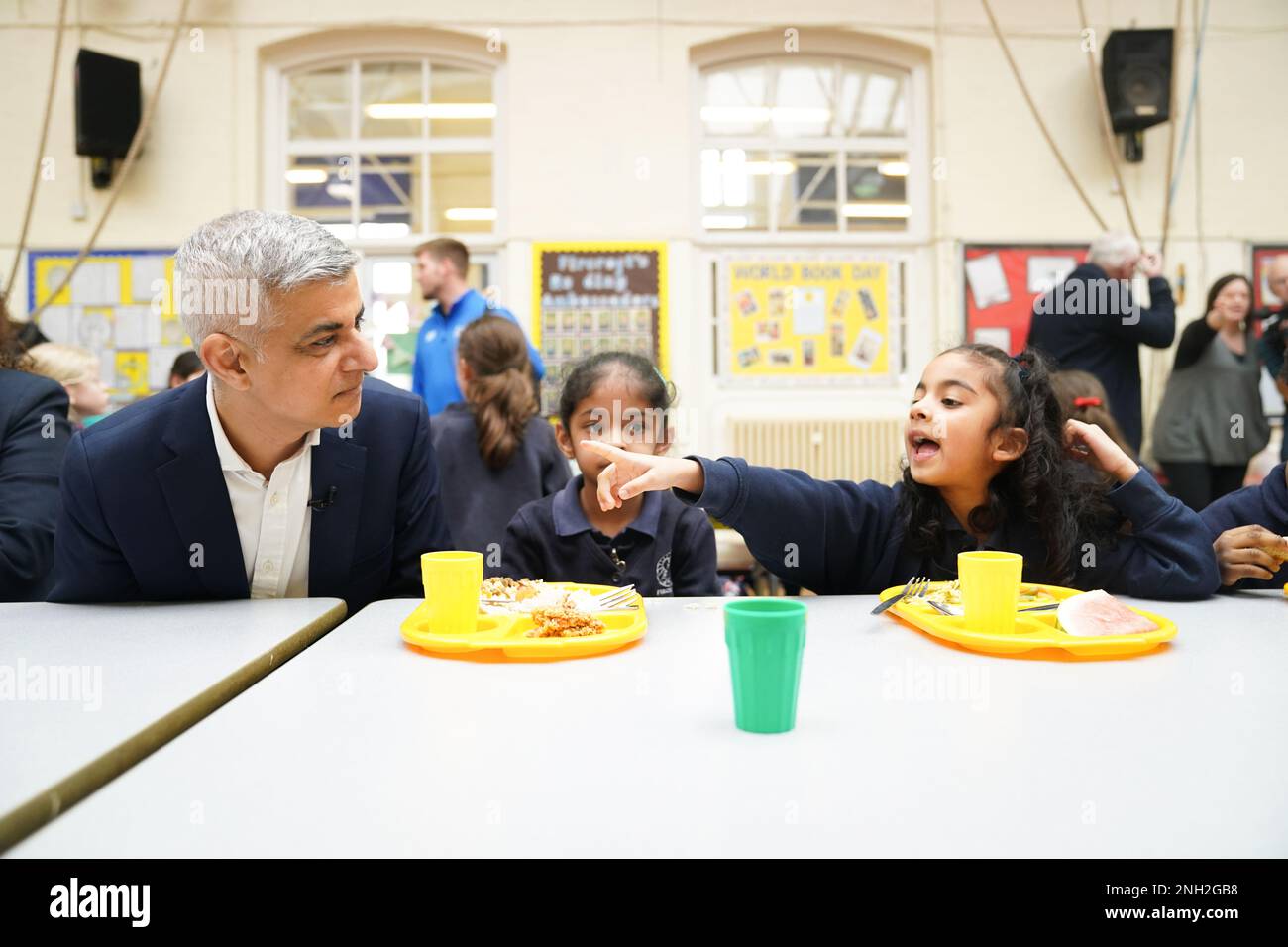 Mayor of London Sadiq Khan visits his old school, Fircroft Primary ...
