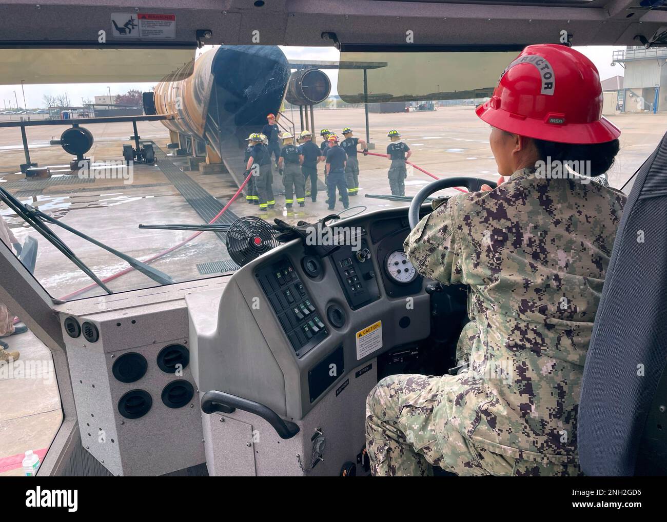 U.S. Navy Chief Petty Officer Diana Gomez, Naval Aviation Technical ...