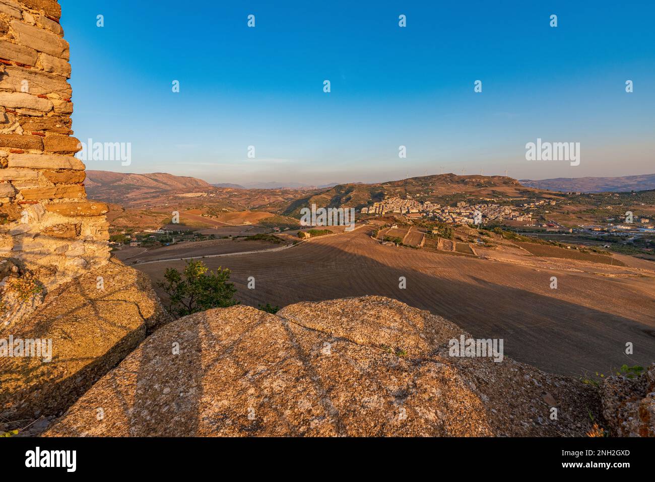 Villages of the sicilian outback hi-res stock photography and images ...
