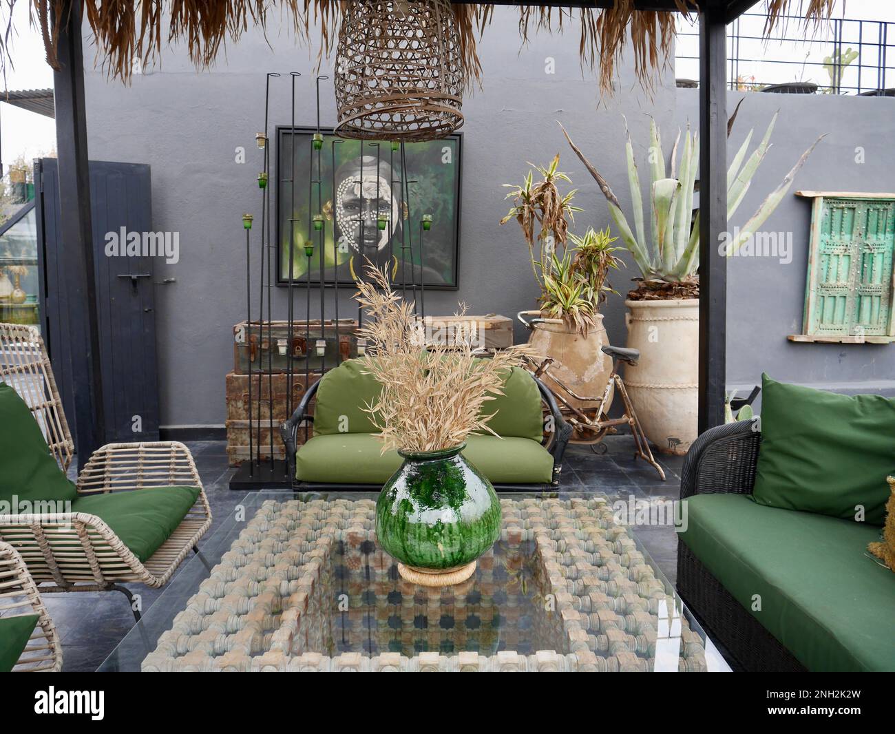 Marrakech rooftop restaurant hi-res stock photography and images - Alamy