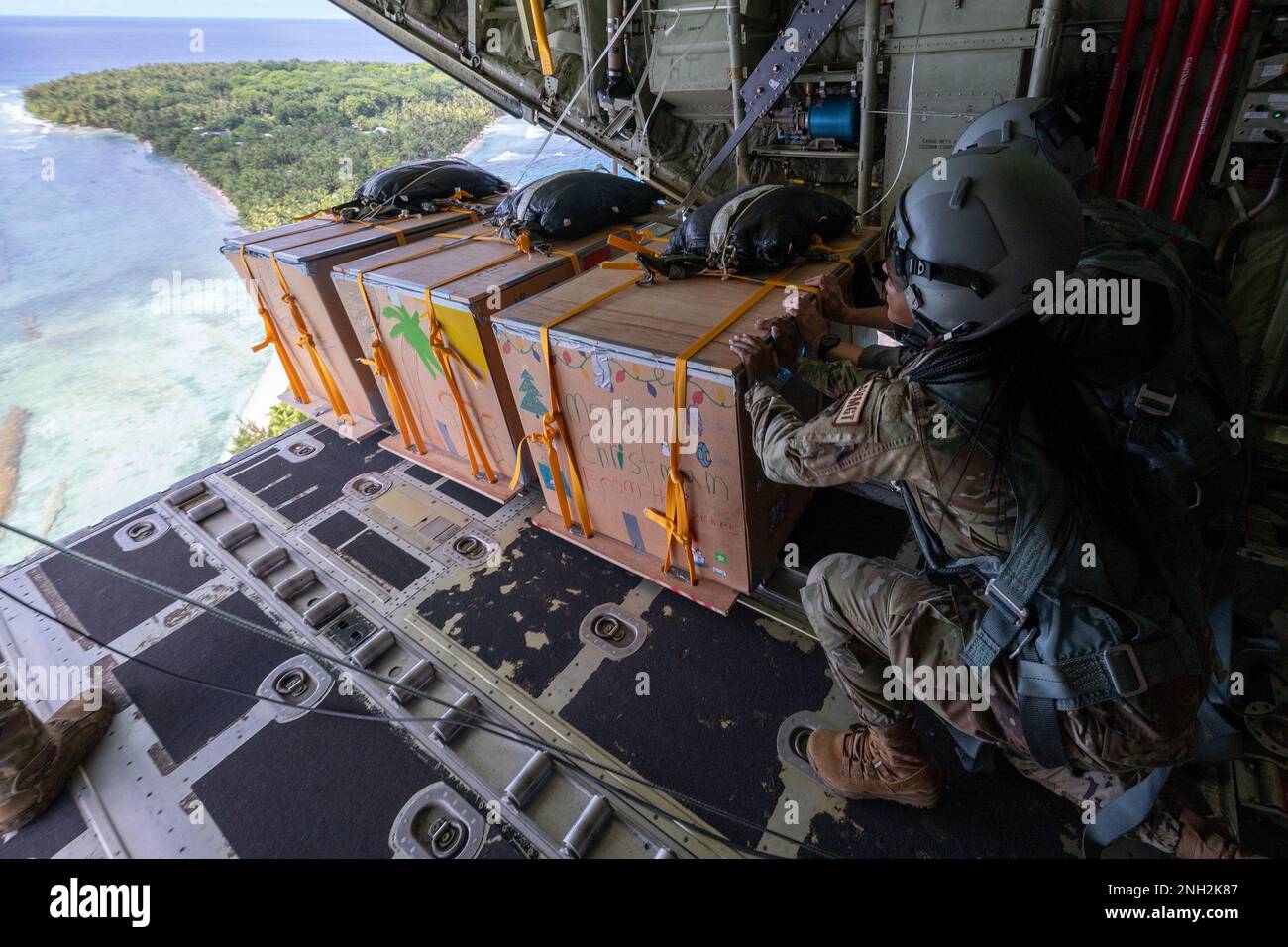 (Left and right) U.S. Air Force Staff Sgt. Kembria Mims, 36th ...