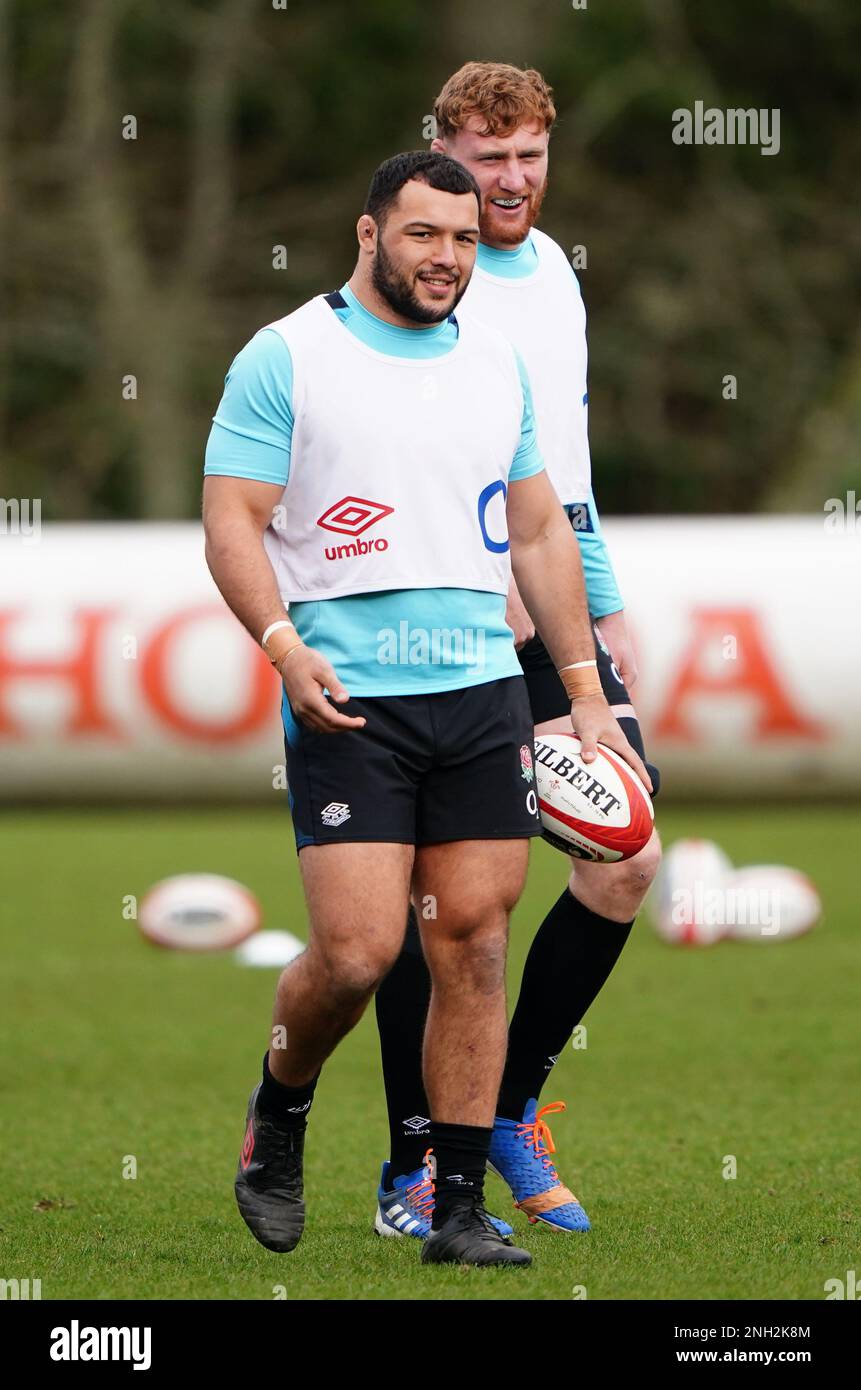England's Ellis Genge (left) and Ollie Chessum during a training ...