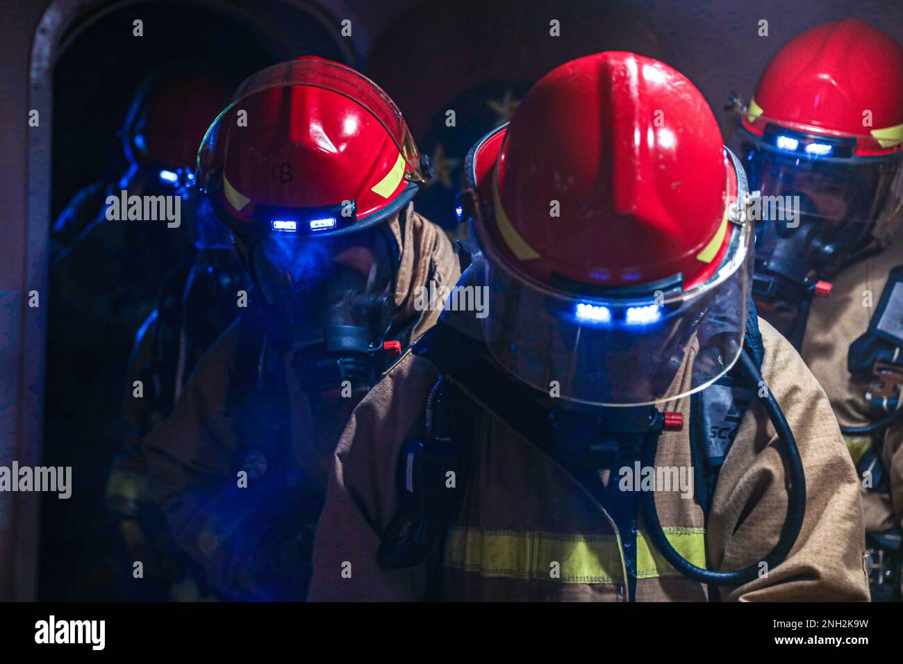 221208-N-PA221-1400 PACIFIC OCEAN (Dec. 8, 2022) U.S. Navy Sailors ...