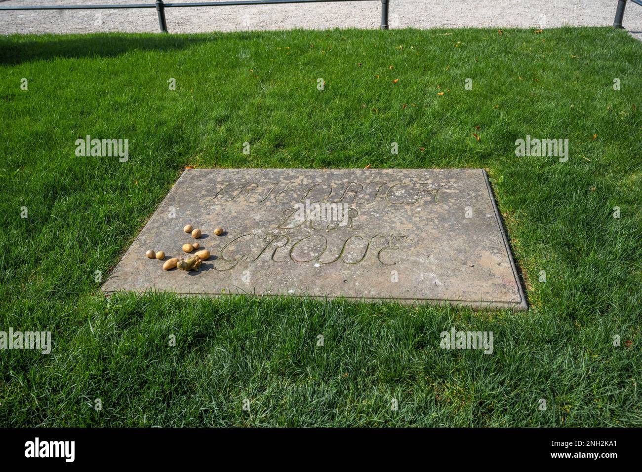 Sans souci palace grave hi-res stock photography and images - Alamy