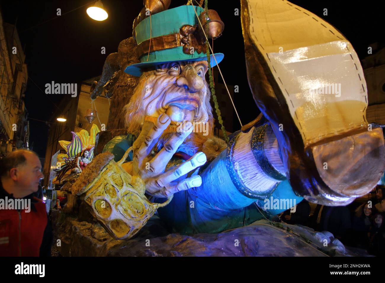 Papier mache floats hi-res stock photography and images - Alamy