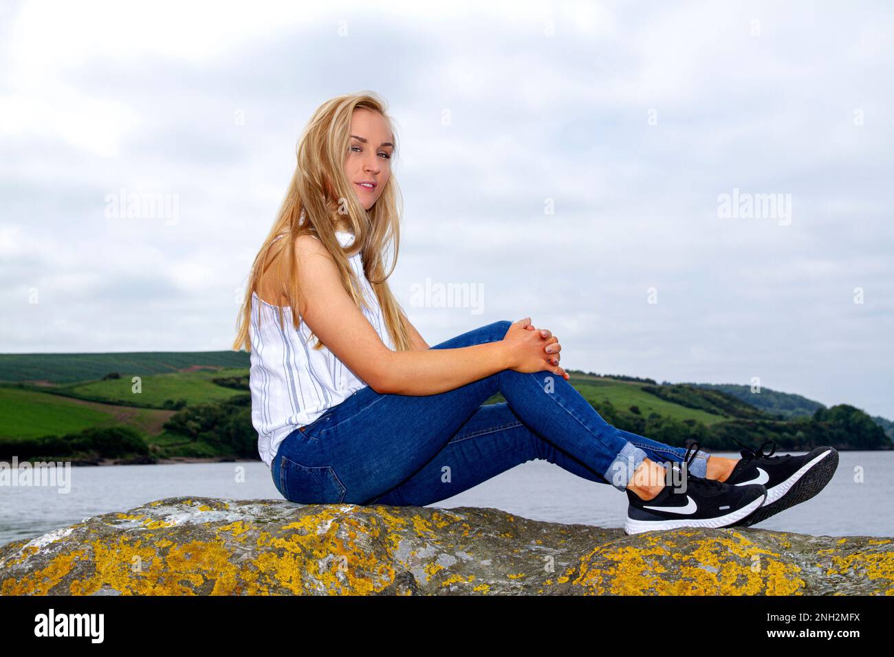 Woman beside river tay hi-res stock photography and images - Alamy