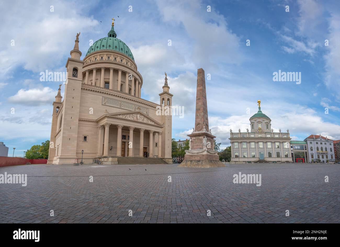 Panoramic view of Old Market Square with St. Nicholas Church, Obelisk ...