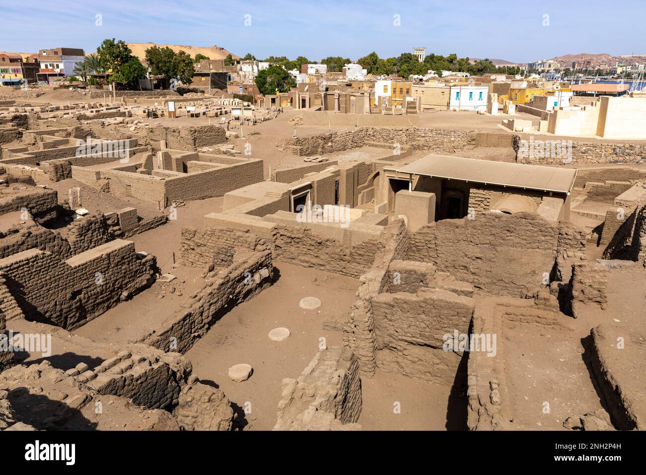 Egypt aswan island elephantine rock hi-res stock photography and images ...