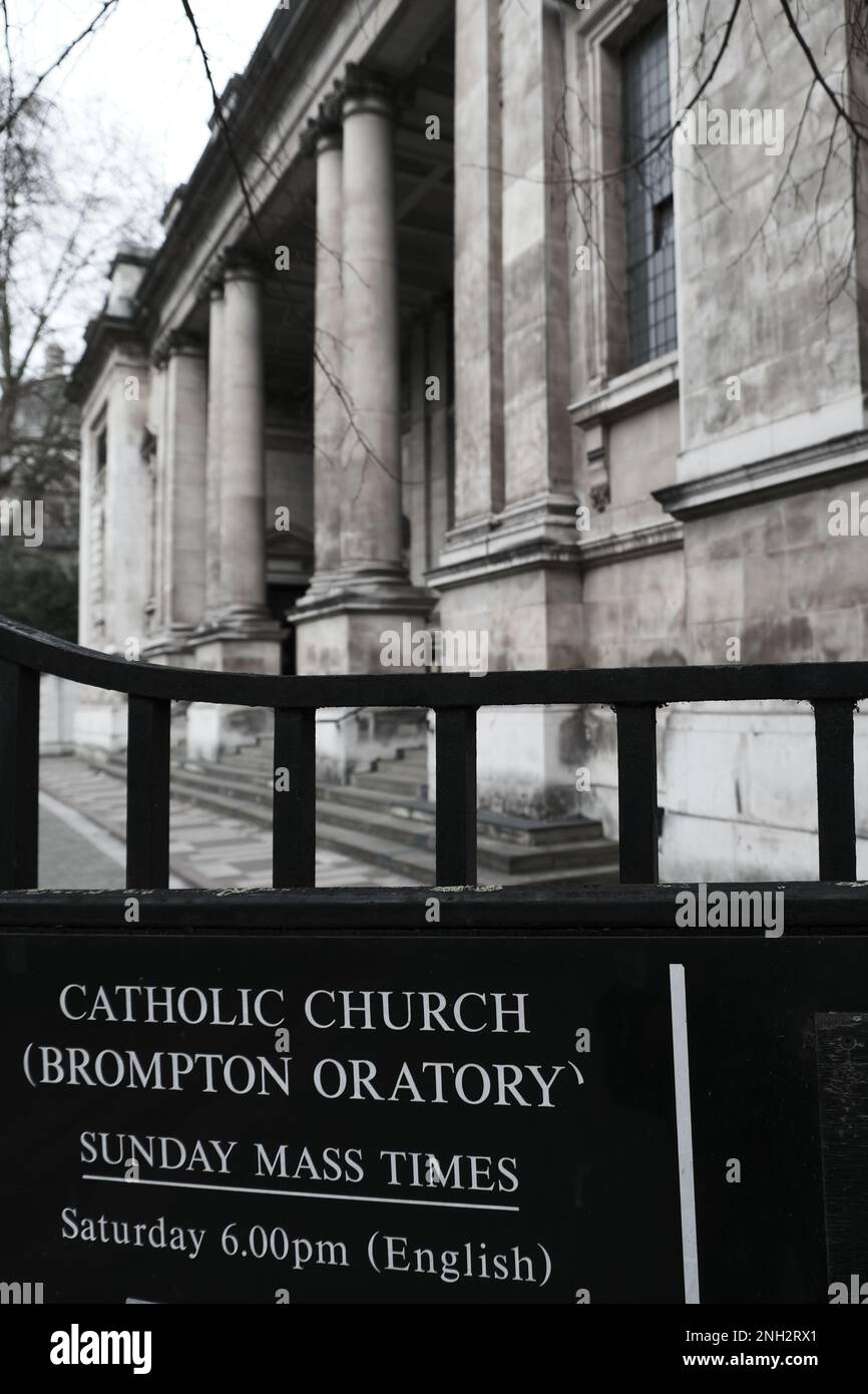 Holy Trinity Brompton Stock Photo - Alamy