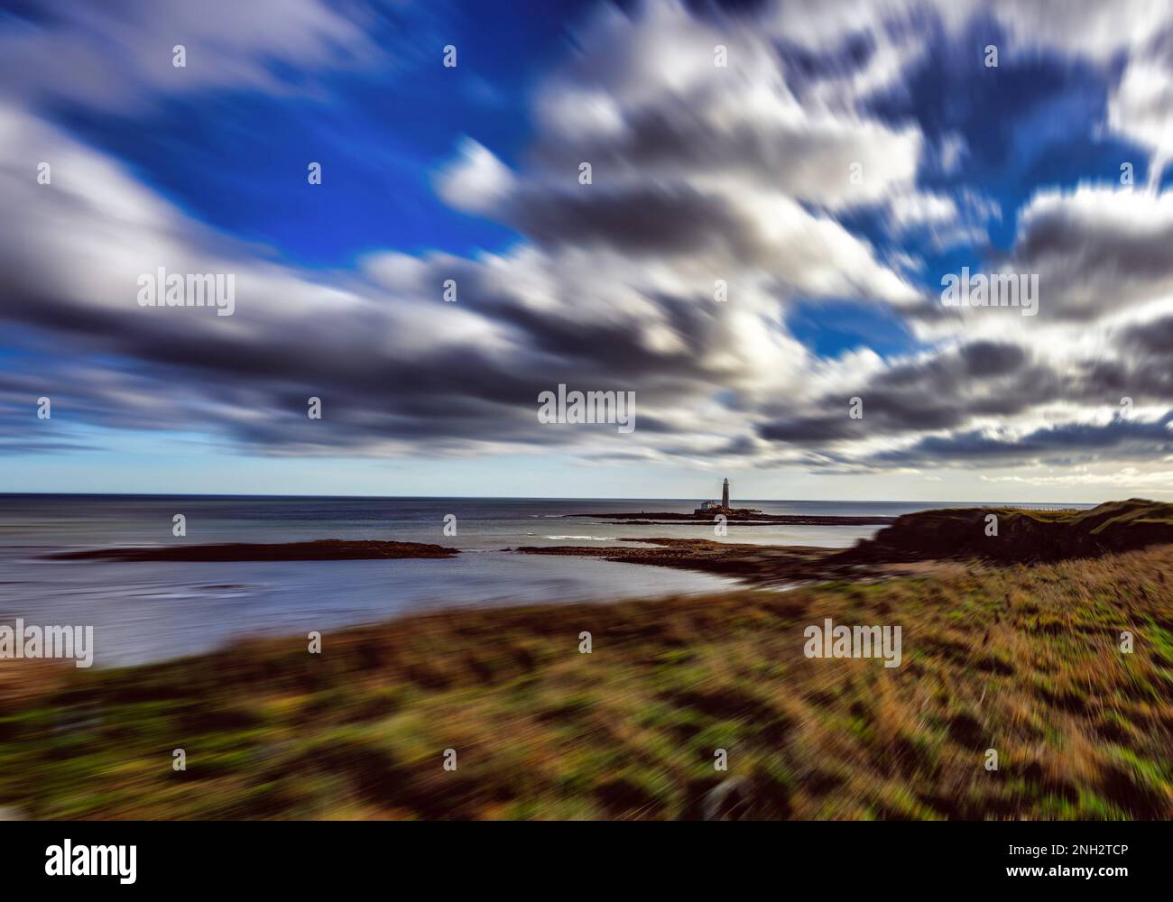 Whutley bay lighthouse hi-res stock photography and images - Alamy
