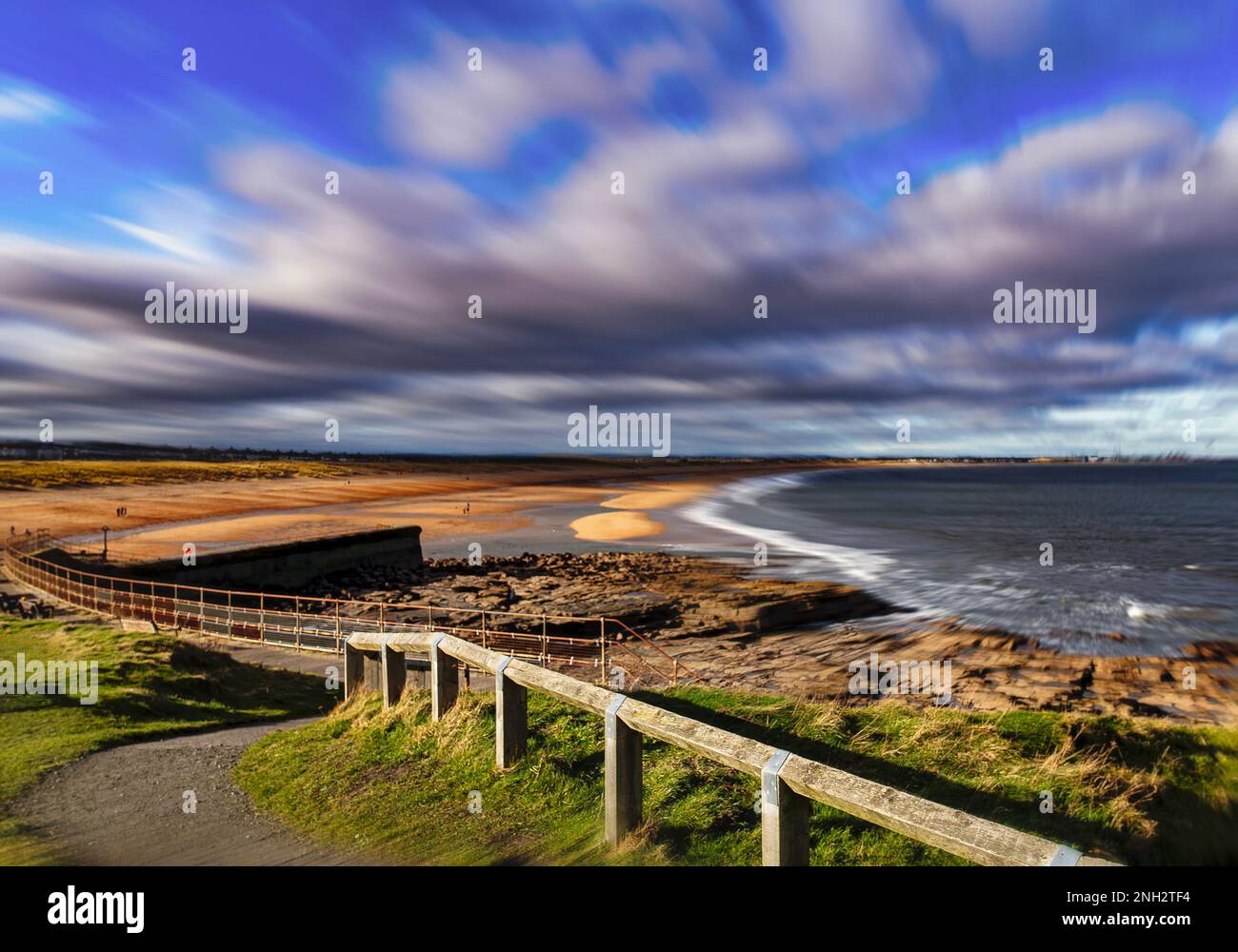 The long sands at Seaon Sluice, England Stock Photo - Alamy