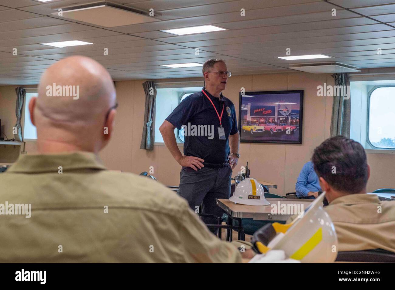 Usns cesar chavez t ake 14 hi-res stock photography and images - Alamy