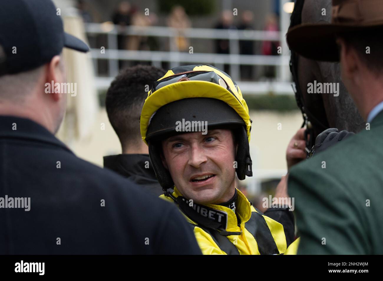 Nicky henderson 2023 racecourse hi-res stock photography and images - Alamy