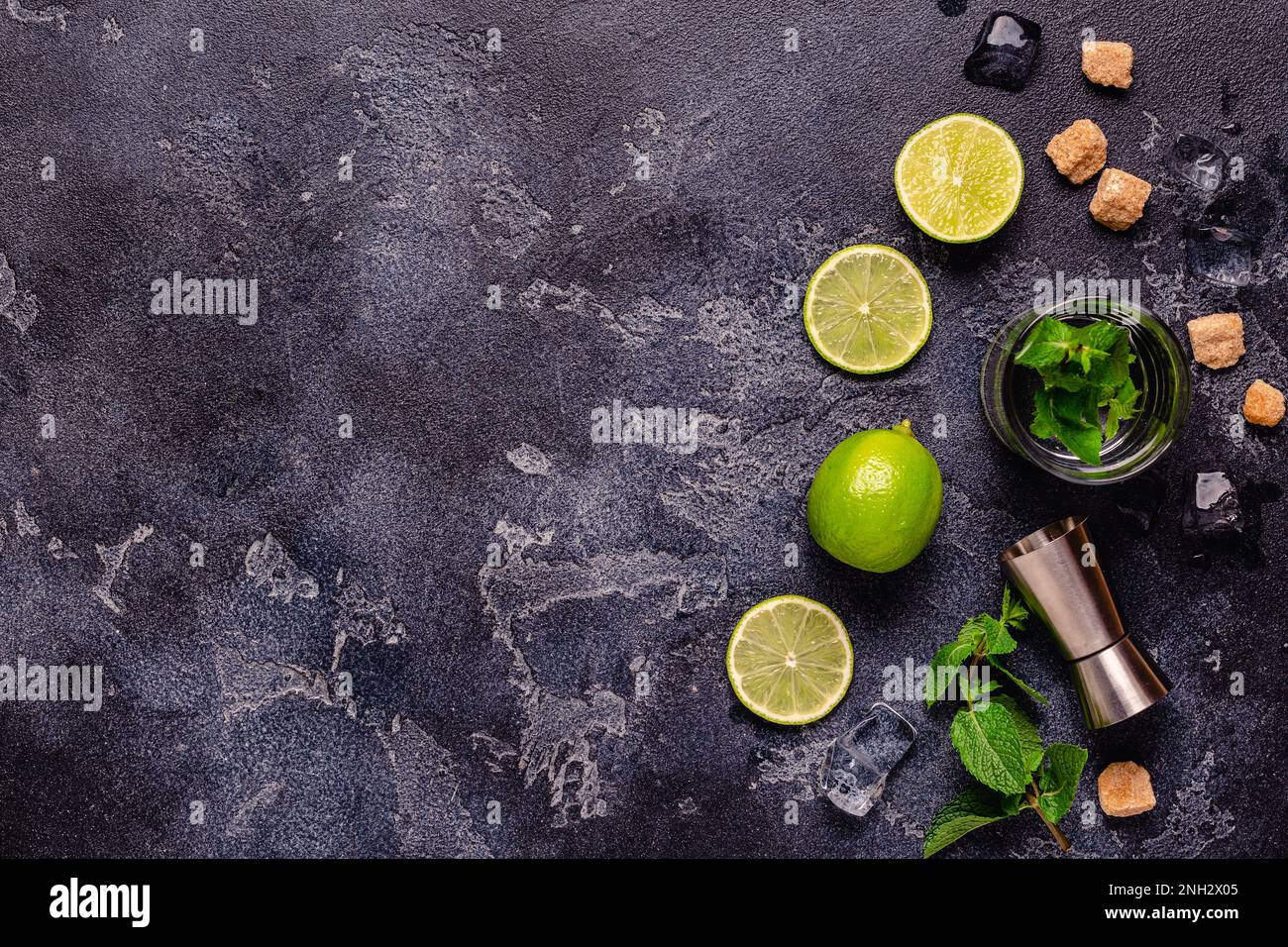 Cocktail top view hi-res stock photography and images - Alamy