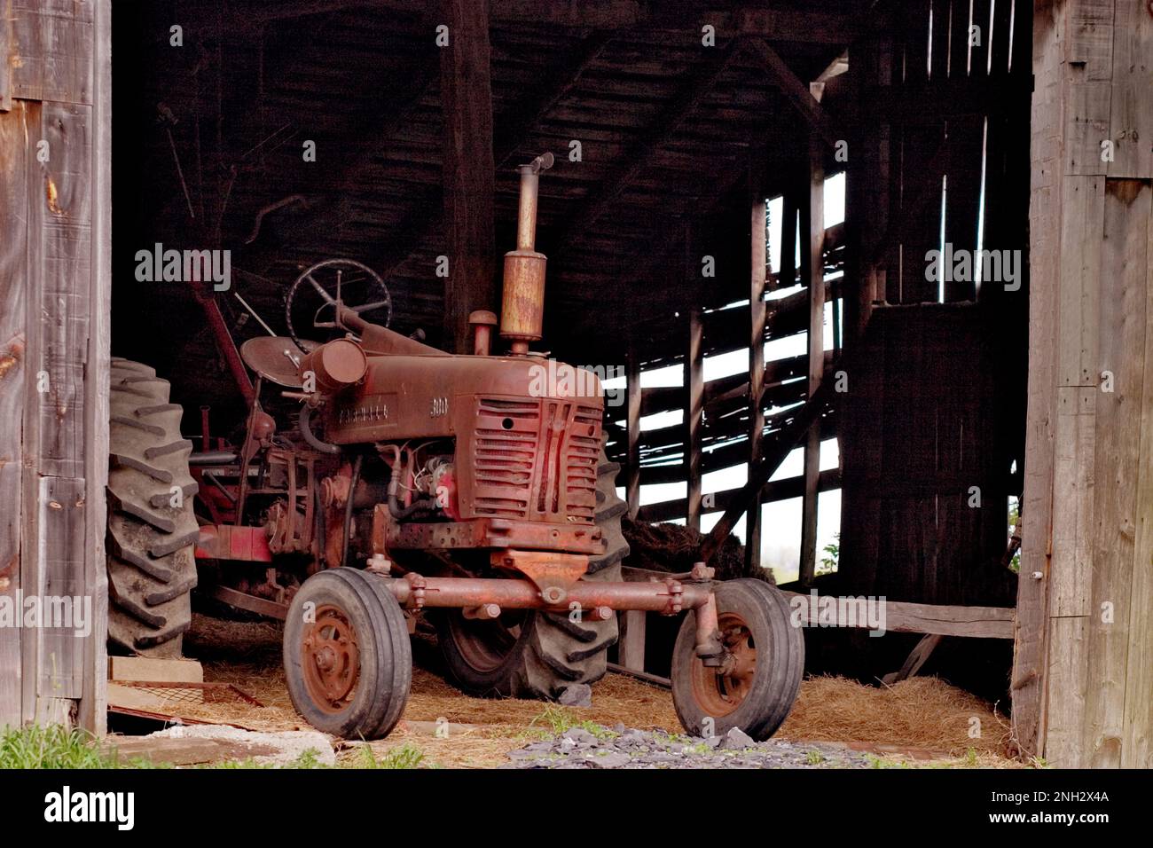 300 tractor hi-res stock photography and images - Alamy