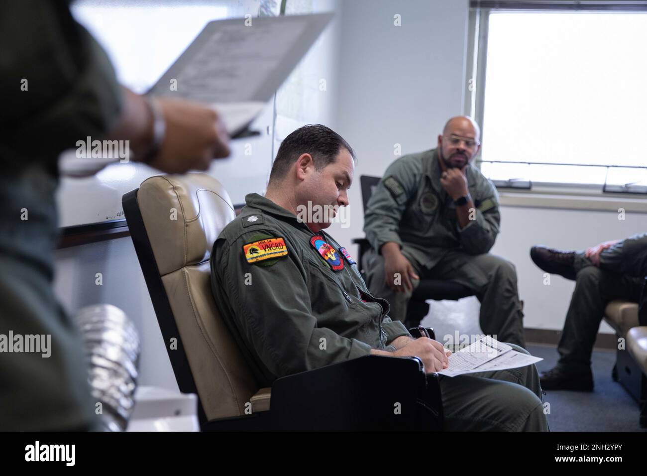 Hm brief hi-res stock photography and images - Alamy