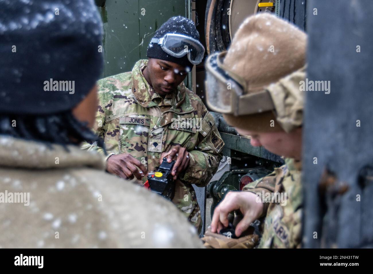 Army testing methods hi-res stock photography and images - Alamy