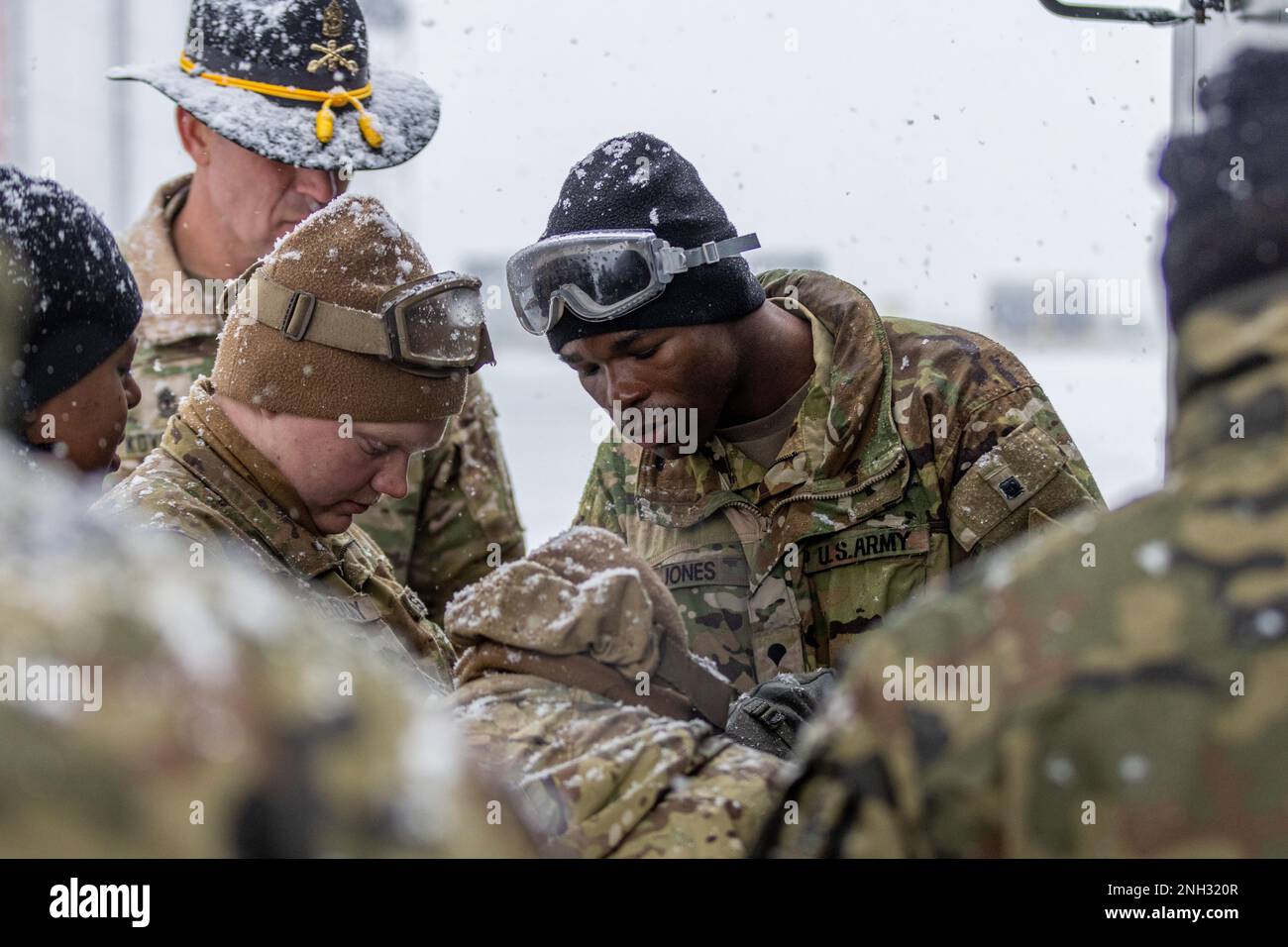 Army testing methods hi-res stock photography and images - Alamy