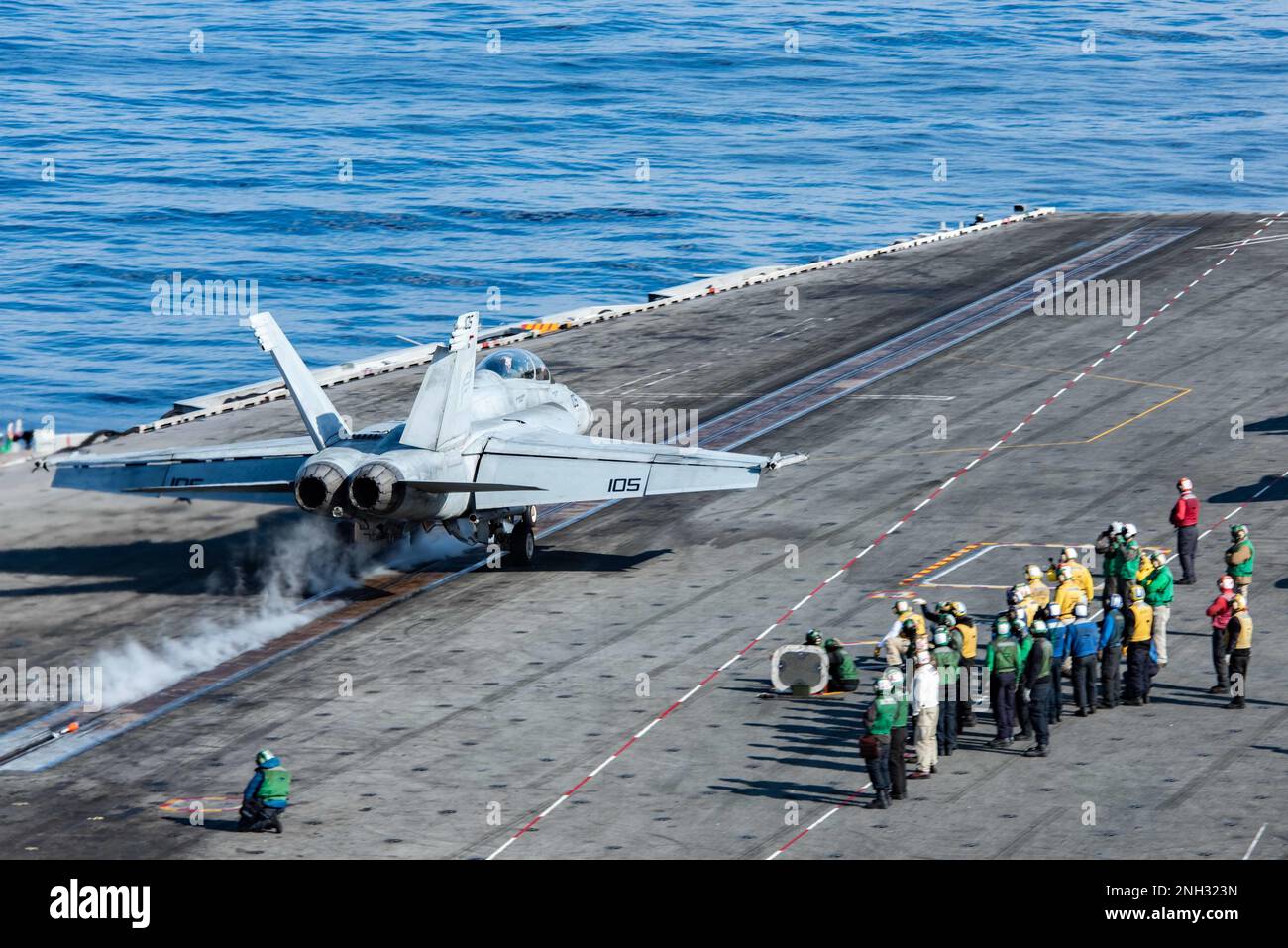 221209-N-UF592-1176 PHILIPPINE SEA (Dec. 9, 2022) An F/A-18F Super ...