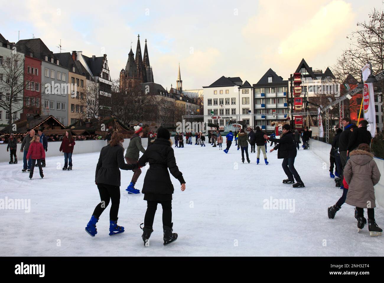 Cologne christmas market ice rink hi-res stock photography and images ...