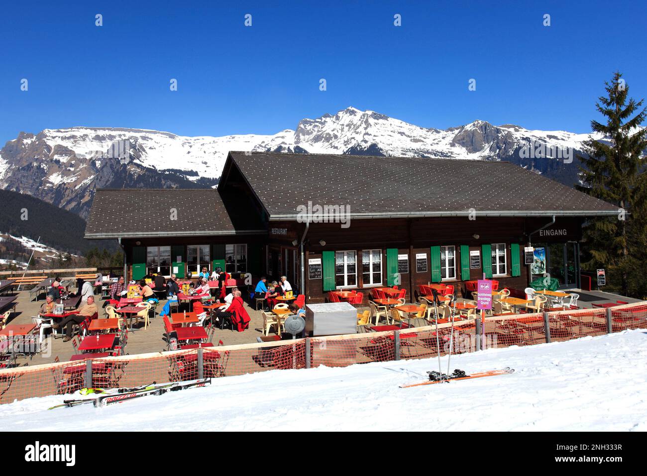 Restaurant bar in the resort of Grindelwald, Swiss Alps, Jungfrau ...