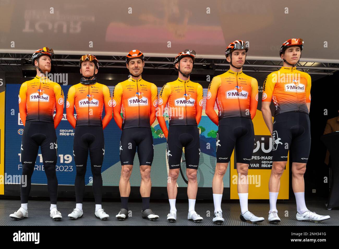 The (team St Michel - Mavic - Auber93) seen during the presentation ...