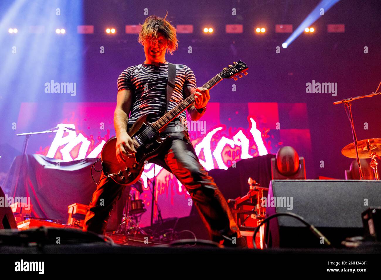 Poorstacy on stage hi-res stock photography and images - Alamy