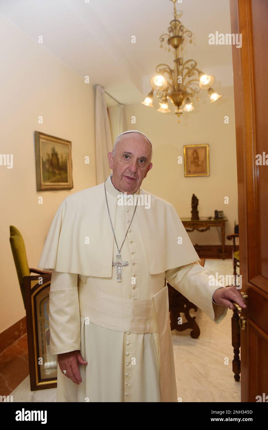 Exclusive photo of Pope Francis in the Casa Santa Marta (Domus Sancta ...